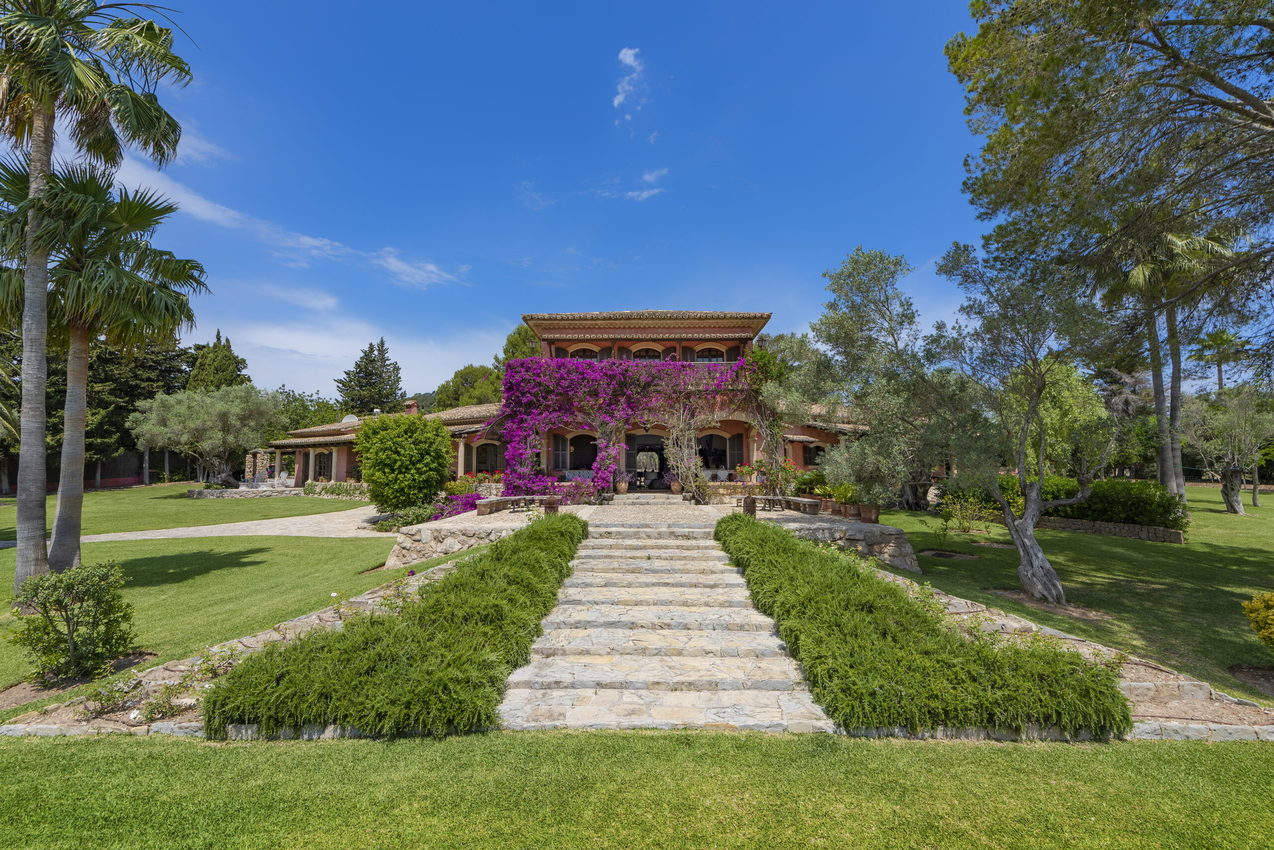 COUNTRY HOME - Portfolio by Savills