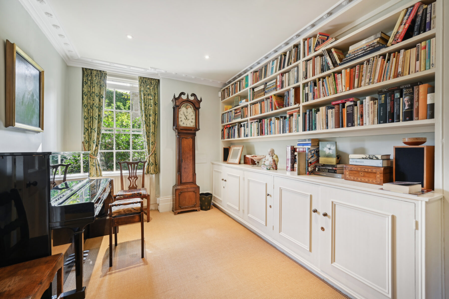 VINCENT SQUARE - Portfolio by Savills