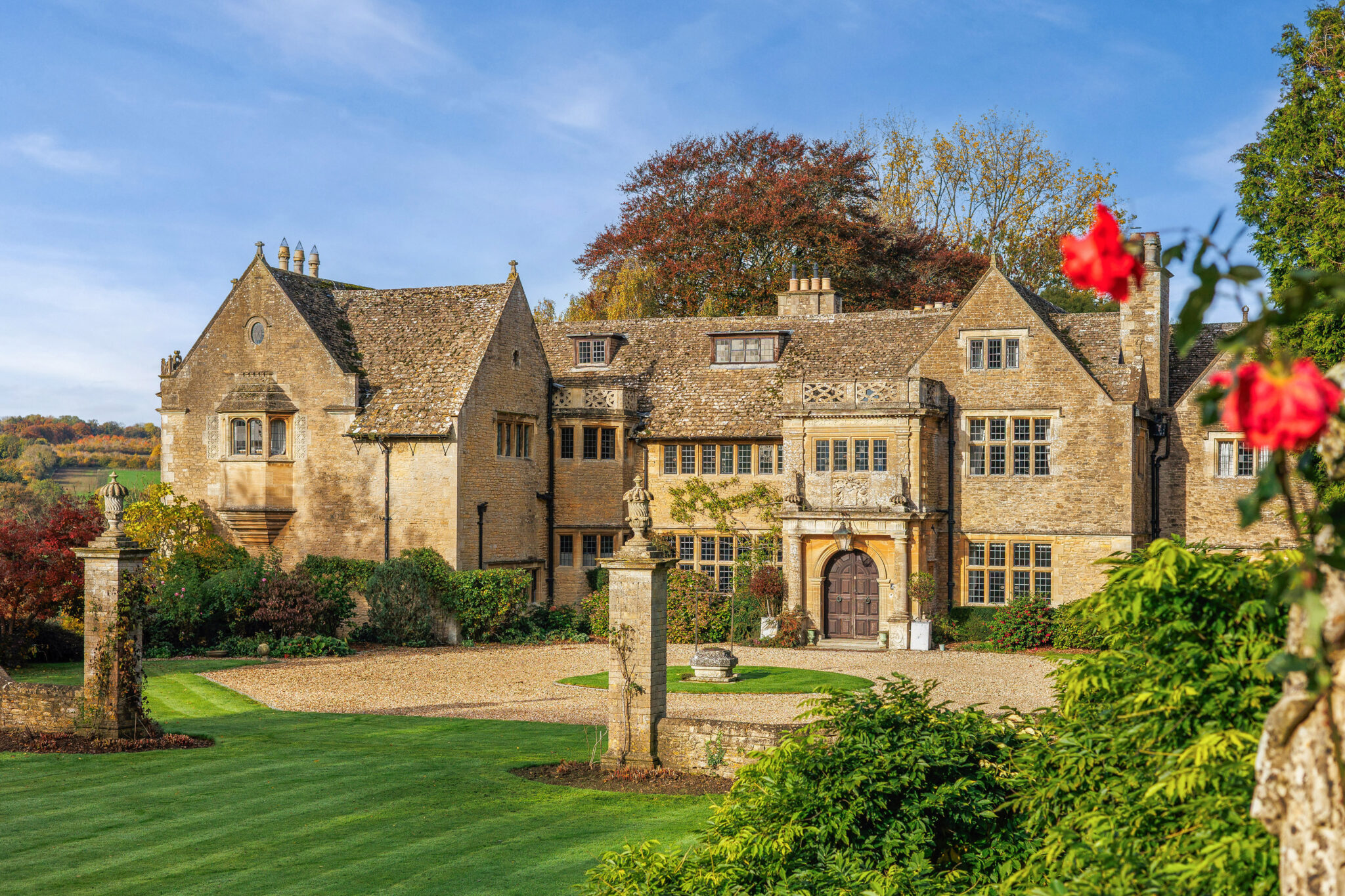 The world's finest homes & luxury living trends - Portfolio by Savills