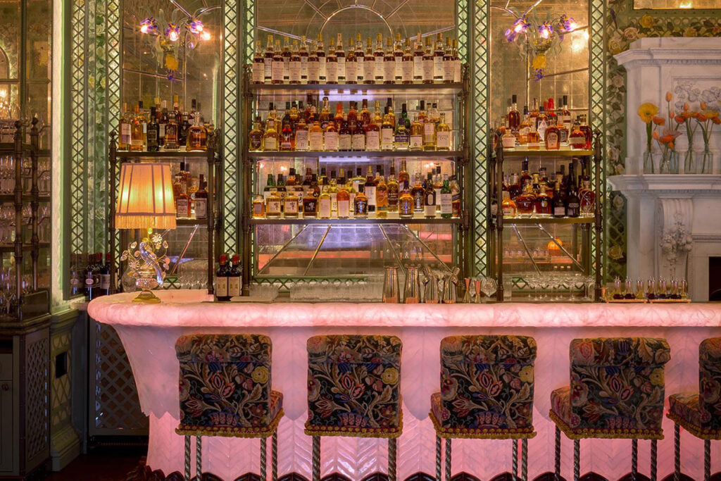 The enduring allure of members’ clubs - Portfolio by Savills