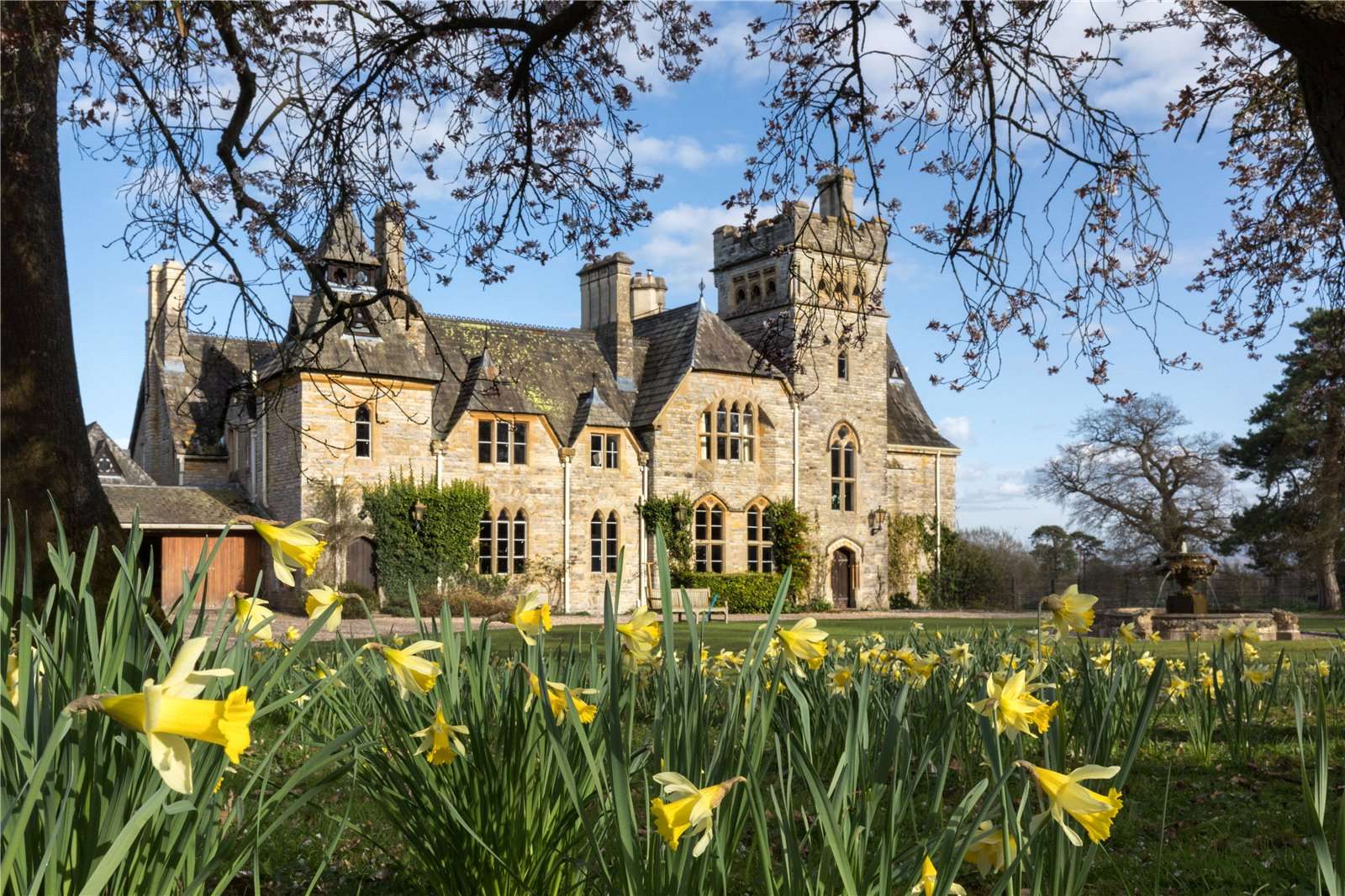 FOSCOMBE HOUSE - Portfolio by Savills