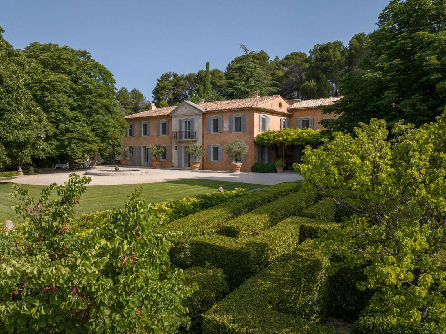 The world's finest homes & luxury living trends - Portfolio by Savills