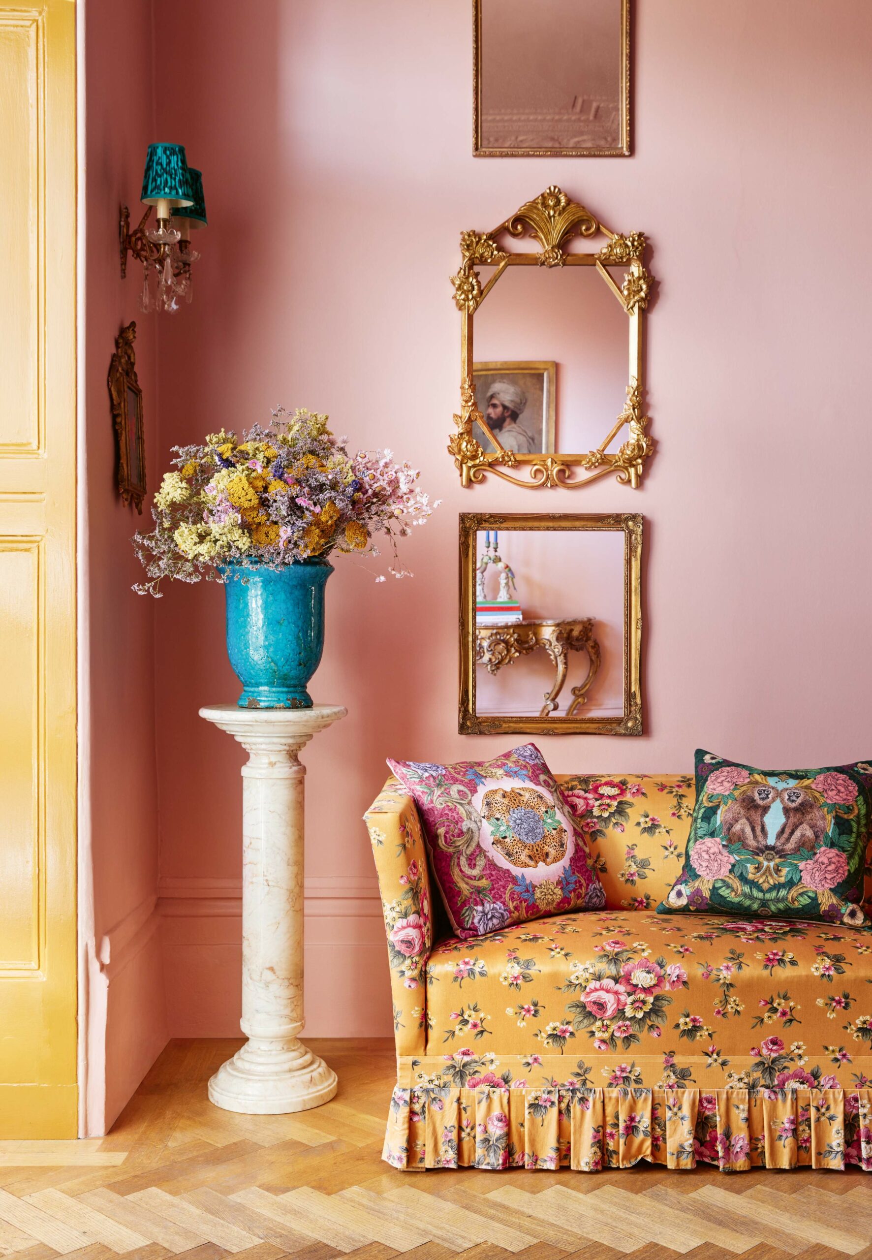 House style: Matthew Williamson - Portfolio by Savills