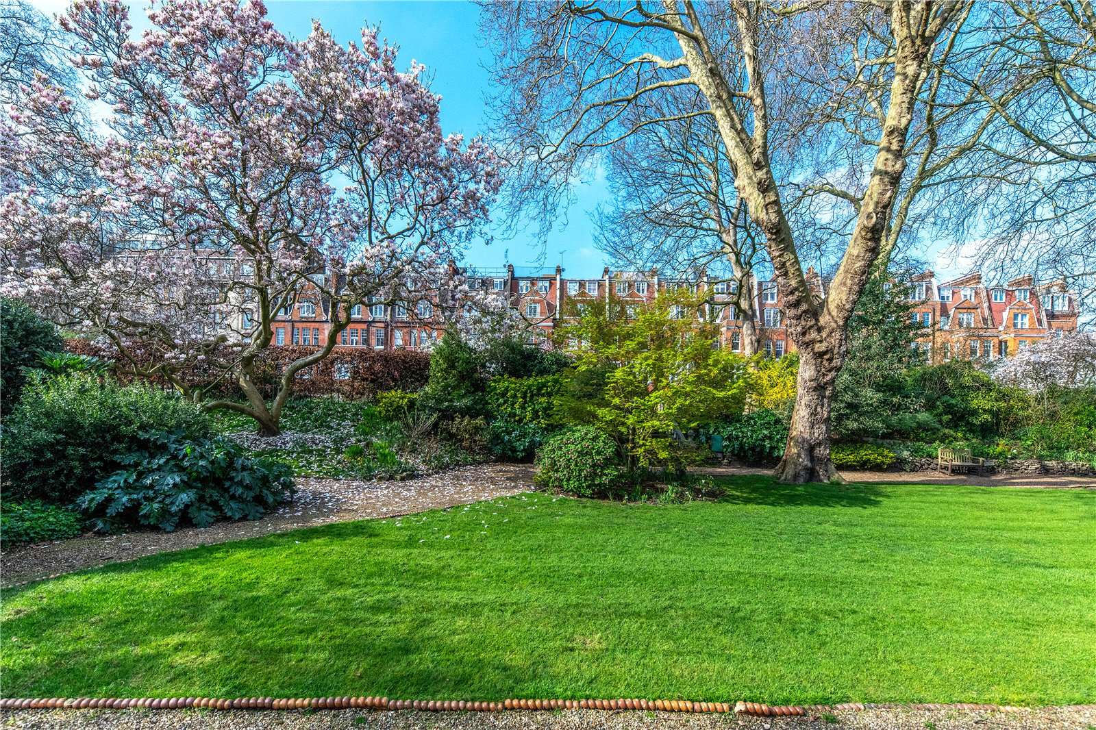 GLOUCESTER WALK - Portfolio by Savills